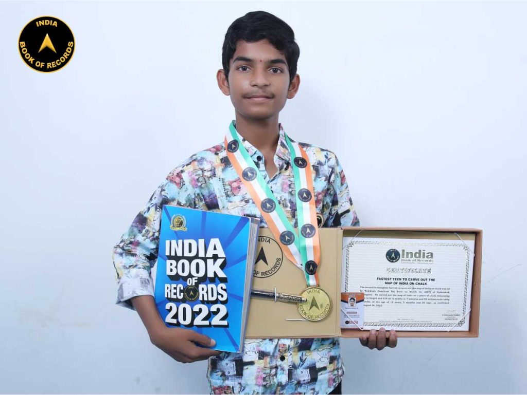 Fastest teen to carve out the map of India on chalk - India Book of Records