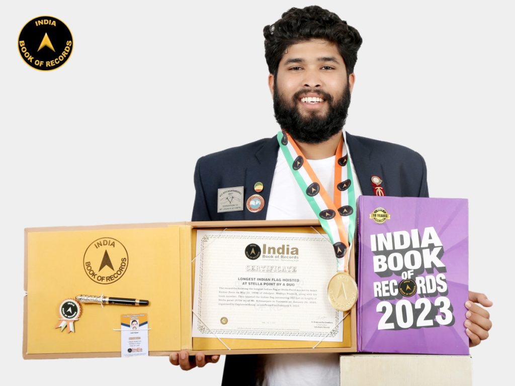 Longest Indian flag hoisted at Stella Point by a duo - India Book of ...