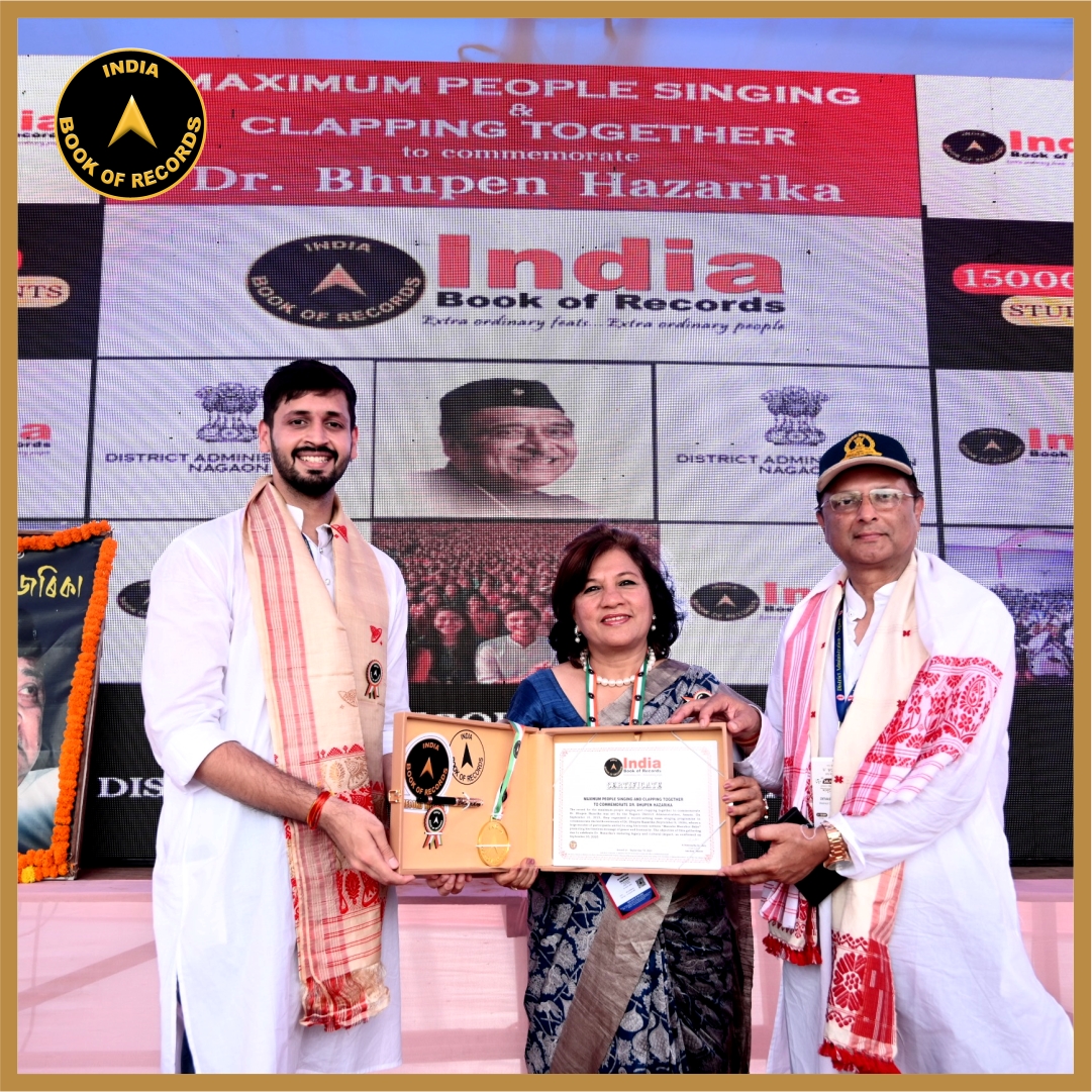 Maximum People Singing and Clapping Together